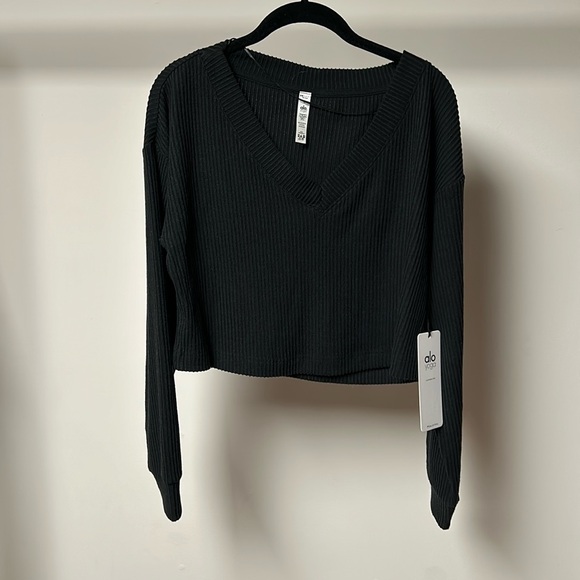 ALO Yoga | Tops | Alo Muse Vneck Pullover Black | Poshmark